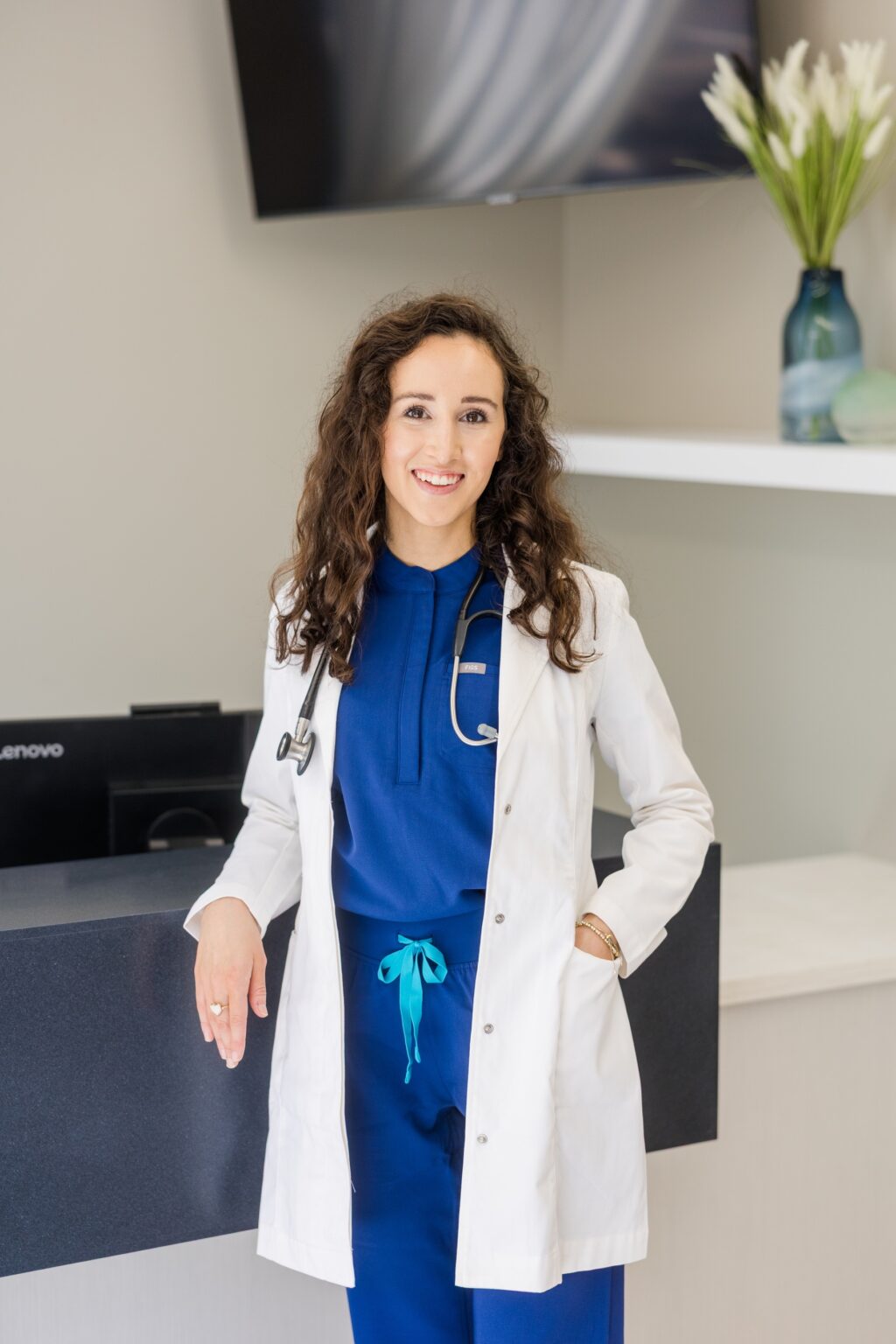 What Is Natural Health vs. Traditional Medicine? - Dr. Chloe Skidmore